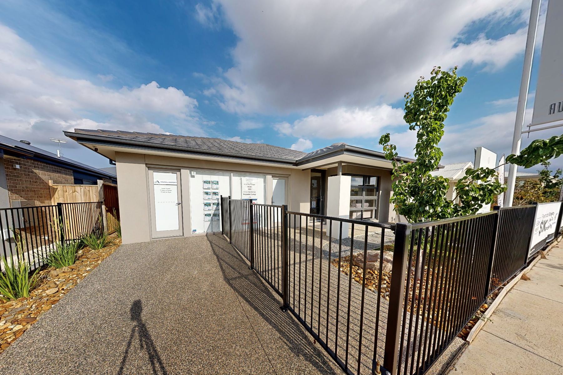 [Home Builder & Display Homes] Central Property | OpenLot